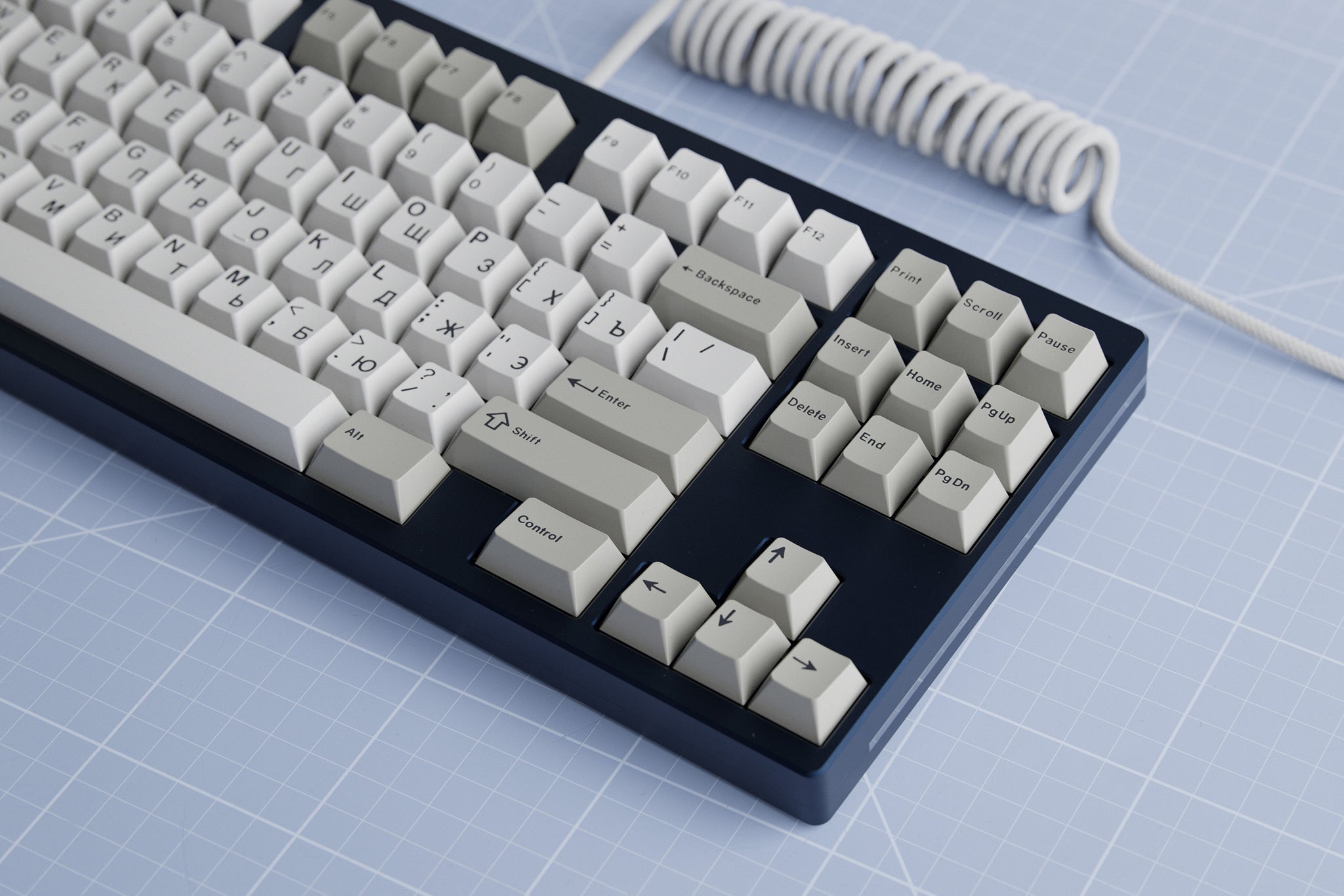 GMK CYL Cyrillic WoB & Beige – Oblotzky Industries